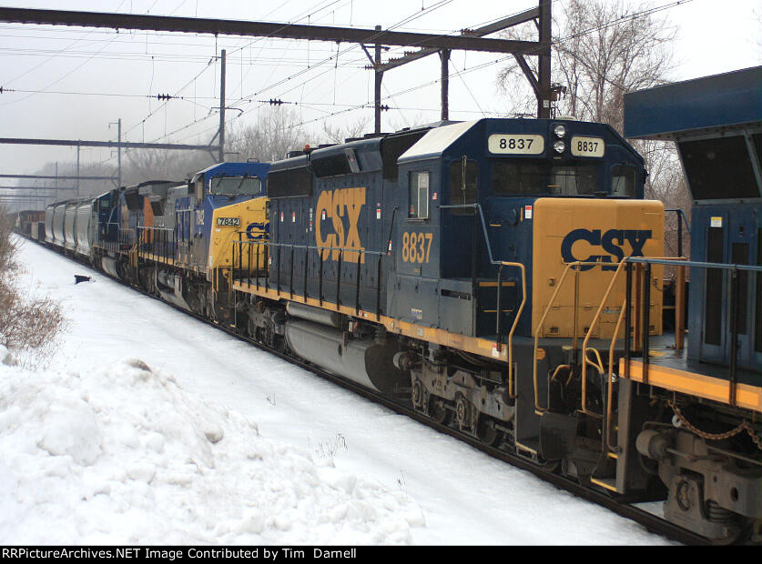 CSX 8837 on Q410